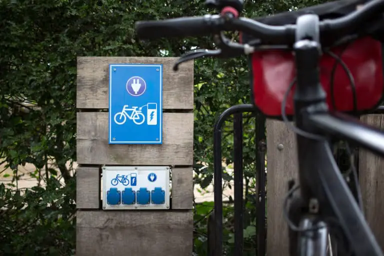 Where to charge your Electric Bike: Topping up on-the-go! – EbikesHQ.com
